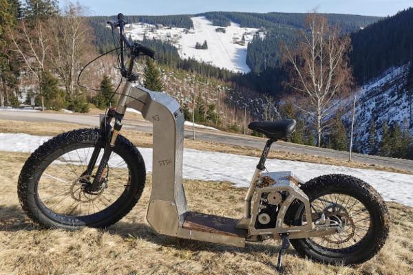 Hithit - Pepe Bike - jedinečná terénní elektrokoloběžka z Krkonoš